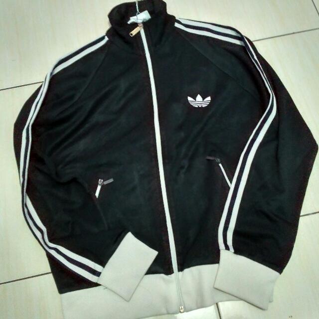 Jacket Adidas Dan Nike Original, Fesyen Pria, Pakaian di Carousell Jacket Adidas Dan Nike Original, Fesyen Pria, Pakaian di Carousell