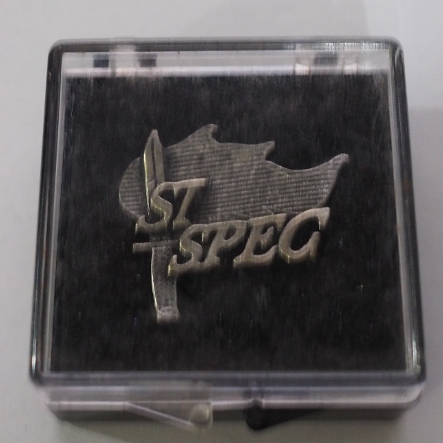 Singapore Armed Forces Collar Pin SISPEC, Women's Fashion, Jewelry ...