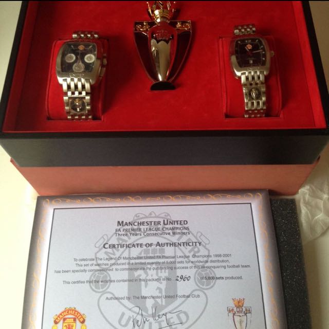 Man Utd Limited Edition Watch Set, Hobbies & Toys, Memorabilia ...