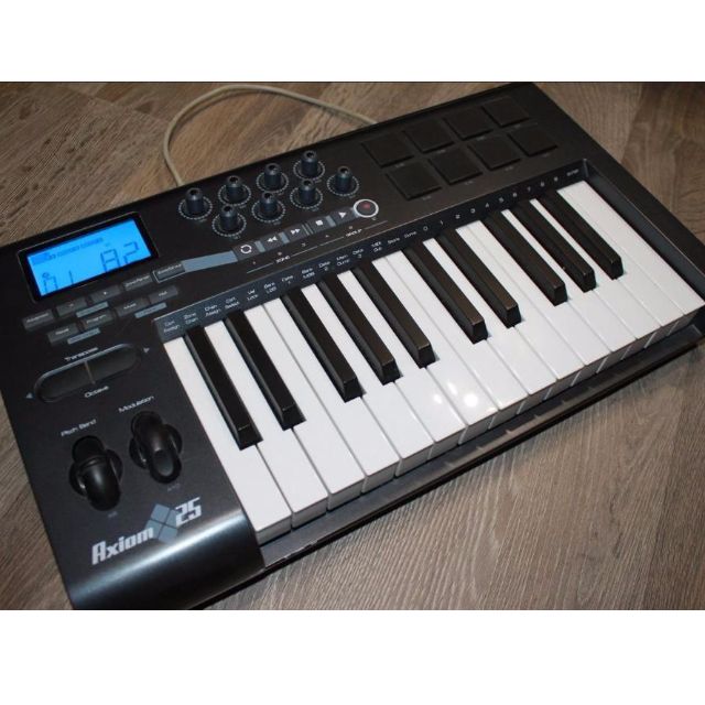 M-Audio Axiom 25 MIDI controller, Hobbies & Toys, Music & Media, Music ...