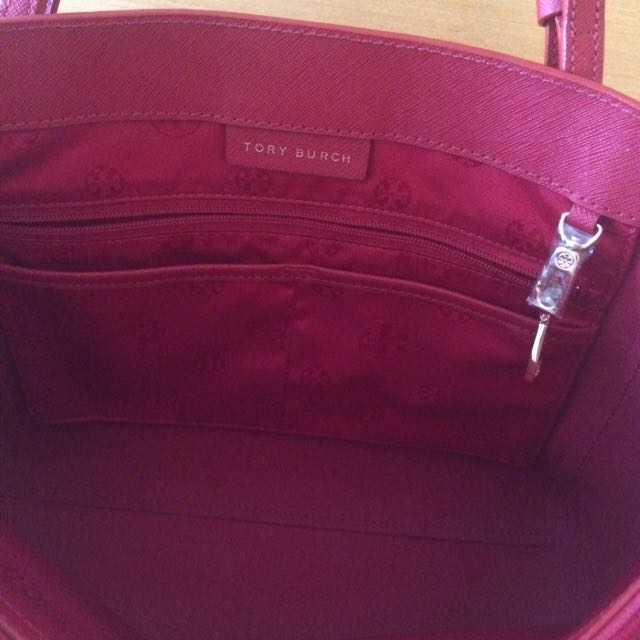 Tory Butch Bag, Women's Fashion, Bags & Wallets, Tote Bags on Carousell