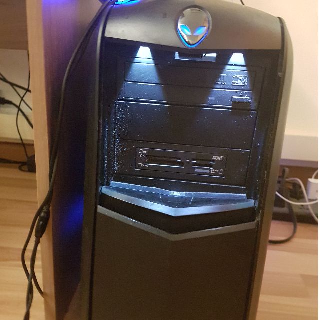 Alienware Aurora R4 Desktop System w/2 27 inch 2560 X 1440 LED Monitors ...