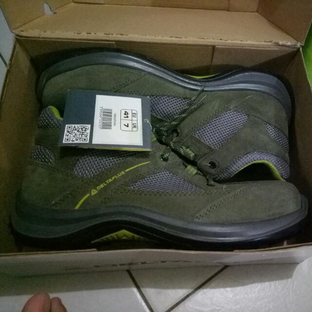 Deltaplus Virage S1P SRC (Safetyboot Hiker Style), Men's Fashion, Footwear, Boots on Carousell