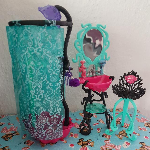 Monster High Bathroom Playset, Hobbies & Toys, Toys & Games on Carousell