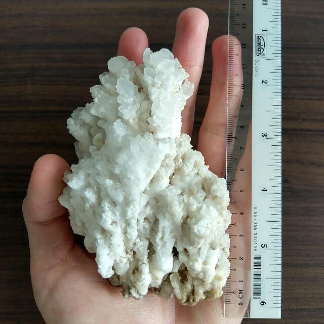 Limestone Crystal Cluster, Women's Fashion, Jewelry & Organisers ...