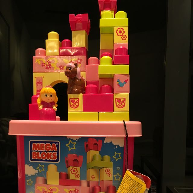 Mega Bloks Princess Castle, Hobbies & Toys, Toys & Games on Carousell