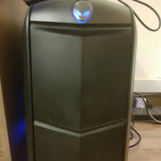 Alienware Aurora R4 Desktop System w/2 27 inch 2560 X 1440 LED Monitors ...