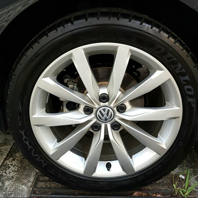 ORIGINAL VOLKSWAGEN GOLF 17" RIM & TIRES, Car Accessories on Carousell