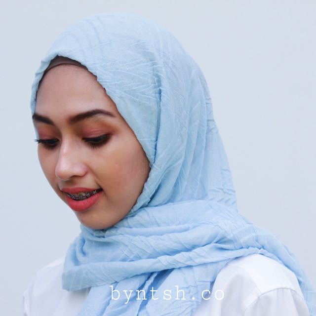 Arabic Shawl, Women's Fashion, Muslimah Fashion, Hijabs on Carousell