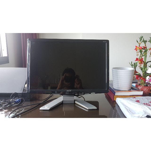 Acer 19 inch monitor, Computers & Tech, Laptops & Notebooks on Carousell