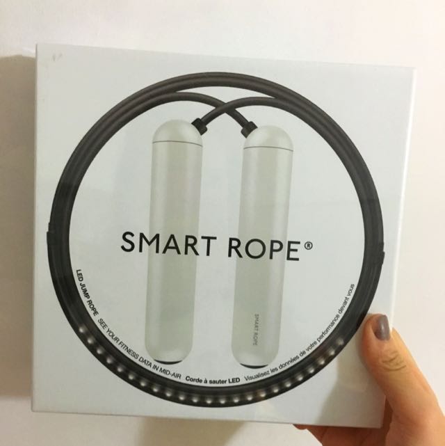 全新 Smart Rope 智能跳繩 apple有售, 健康及營養食用品, 健康監測儀和體重秤 - Carousell