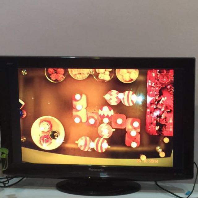 Panasonic (Display Made in Japan) 32" LCD TV, TV & Home Appliances, TV ...