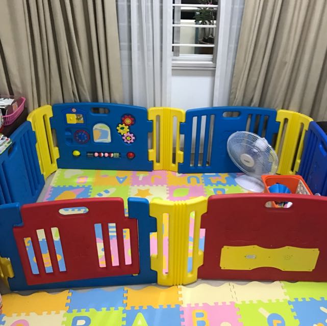 Play yard (6 panels with door), Babies & Kids, Infant Playtime on Carousell