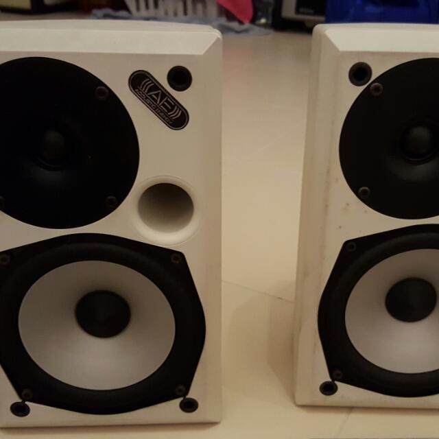 Spaker, Hobbies & Toys, Music & Media, Music Accessories on Carousell