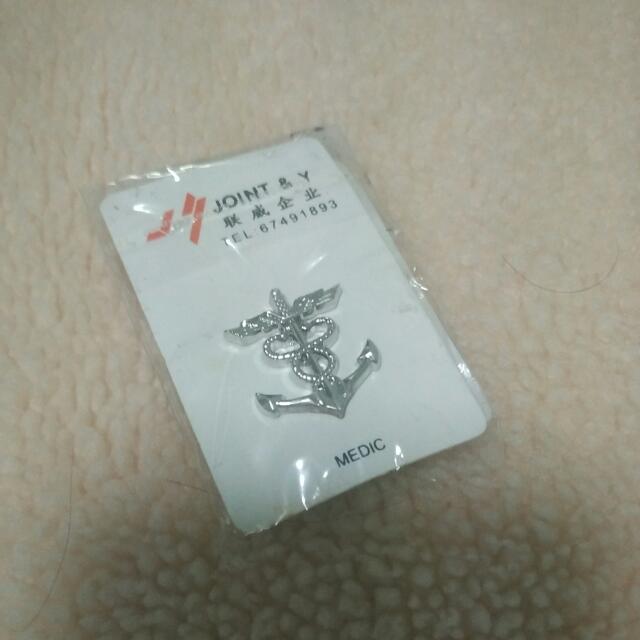 SAF No 3 Dress Medic Badge, Men's Fashion, Tops & Sets, Formal Shirts ...