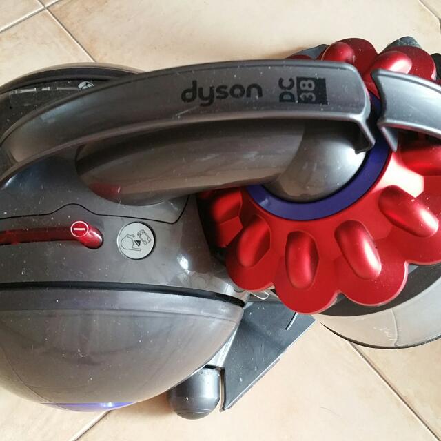 Dyson DC38 Vaccum Cleaner, TV & Home Appliances, Vacuum Cleaner ...