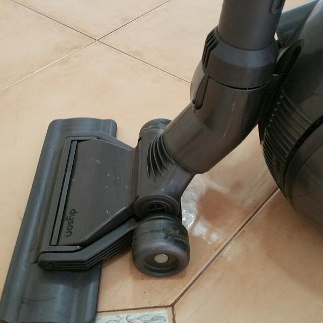 Dyson DC38 Vaccum Cleaner, TV & Home Appliances, Vacuum Cleaner ...