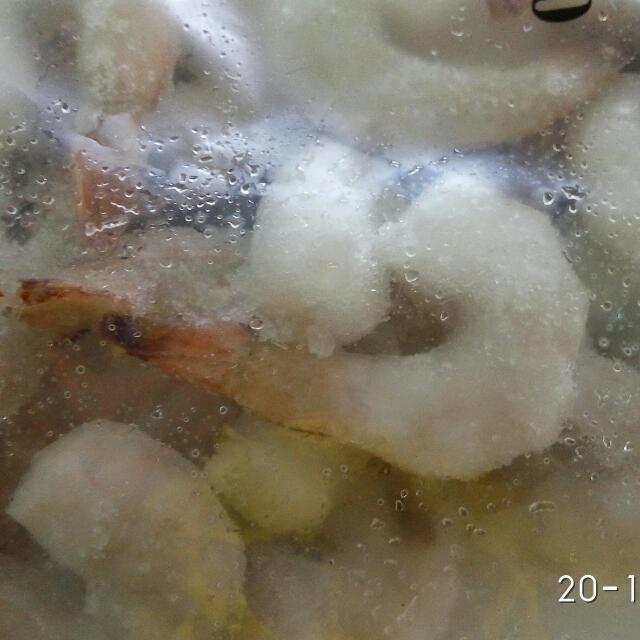Frozen De-Shelled Prawn With Tail On, Food & Drinks, Chilled & Frozen ...
