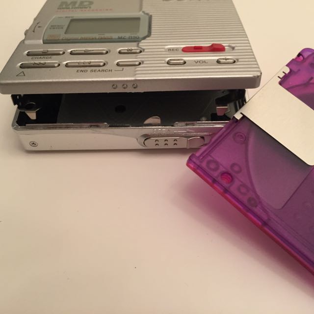 Sony MD Digital Walkman MZ-R90, 興趣及遊戲, 收藏品及紀念品, 古董收藏 - Carousell