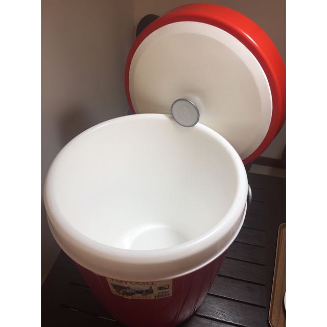 Hot / Cold bucket + Free Stand, TV & Home Appliances, Kitchen ...