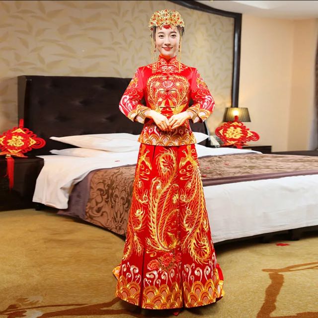 Traditional Chinese Wedding Dress For Bride (Xiu He), Women's Fashion ...