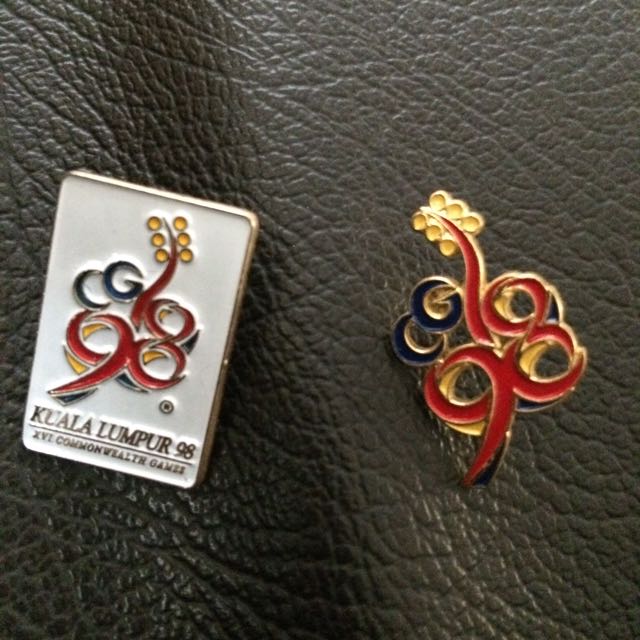 Pin Badge Commonwealth, Hobbies & Toys, Collectibles & Memorabilia ...