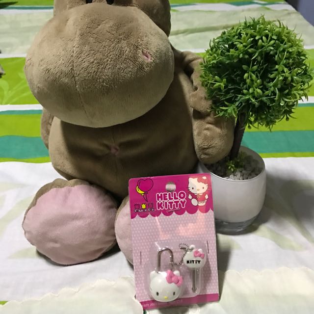 Hello kitty lock, Women's Fashion, Watches & Accessories, Other ...