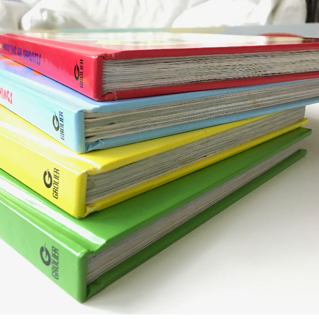 GROLIER - Set of 4 Disney Books - Words That Describe Things, Name ...