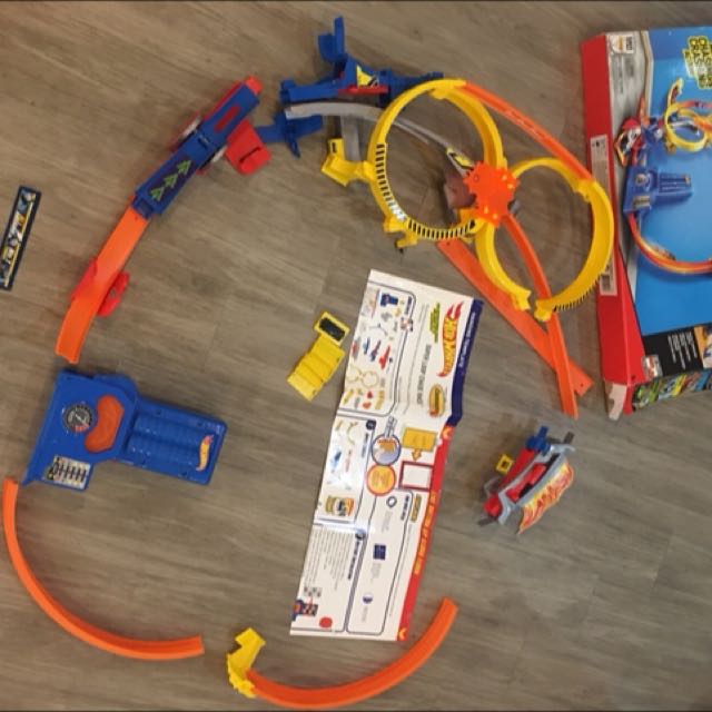 Hot wheels super loop chase race, Hobbies & Toys, Toys & Games on Carousell
