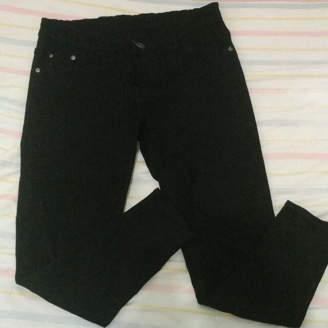 Jeans Hitam, Fesyen Wanita, Pakaian Wanita di Carousell