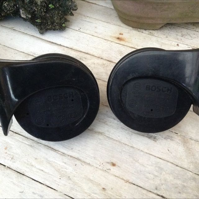 BOSCH - Vehicle Horn (busina), Car Parts & Accessories on Carousell