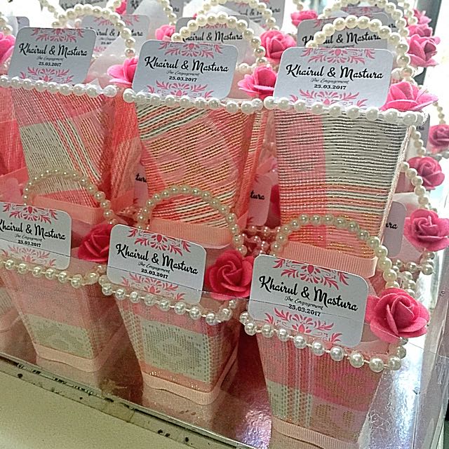 Bunga Rampai holder / Hantaran / wedding /Gubahan, Everything Else on ...