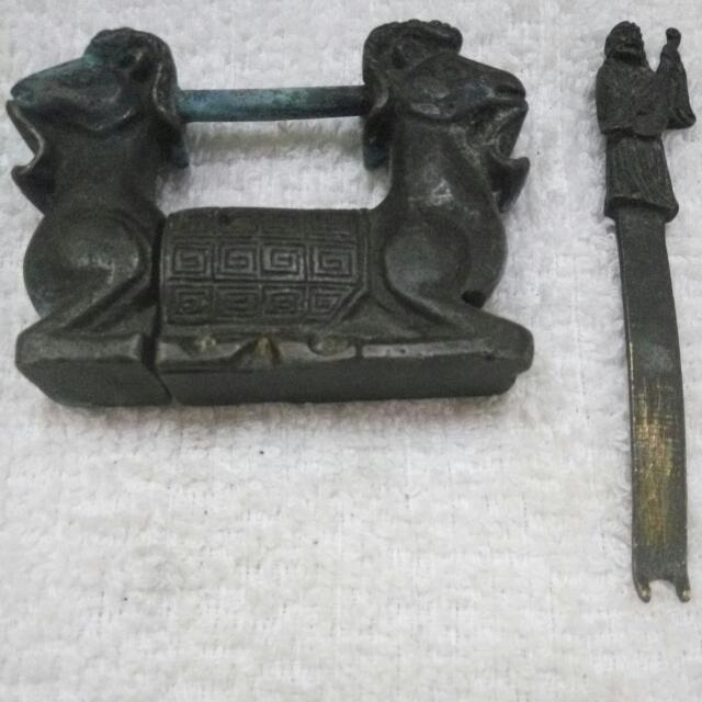 Ancient Antique Chinese Lock, Furniture & Home Living, Home Decor ...