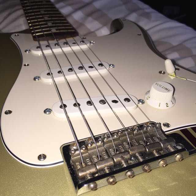 Fender John Mayer Stratocaster, Shoreline Gold With Racing Stripe (rare ...