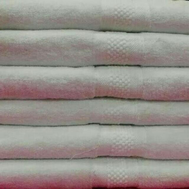 Handuk Mutia Jumbo Putih Polos, Perabotan Rumah di Carousell