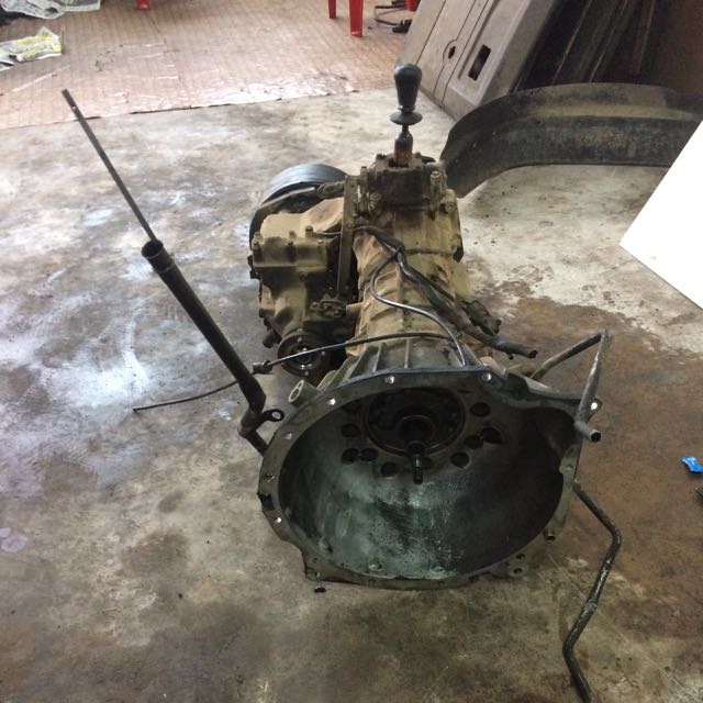 land rover defender gearbox 300 tdi auto, Auto Accessories on Carousell