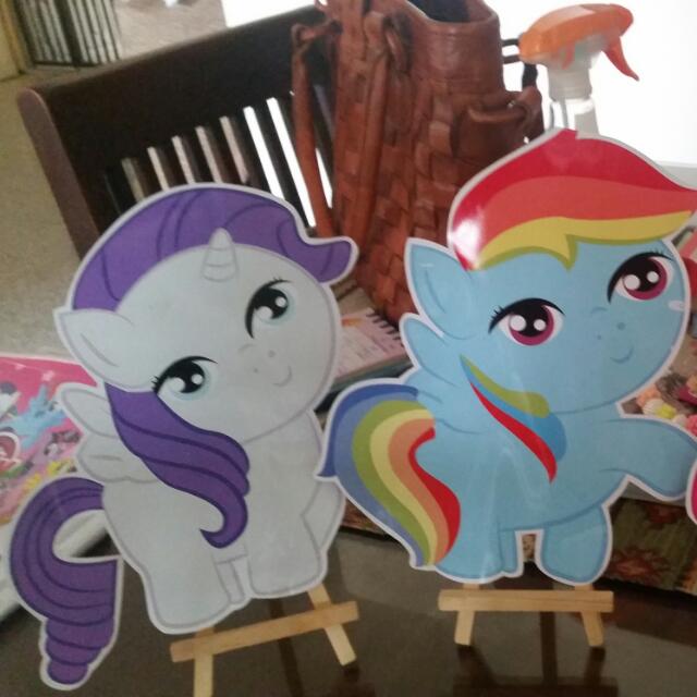 MLP My Little Pony picture stand, Hobbies & Toys, Books & Magazines ...