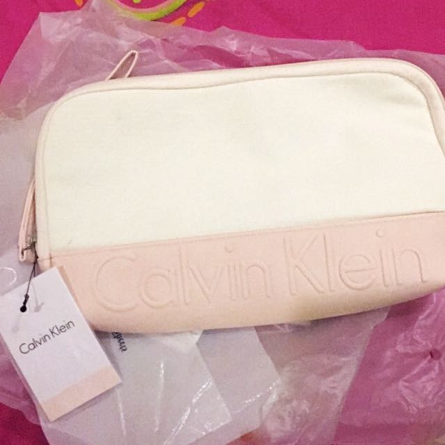 Calvin Klein Pouch, Women's Fashion, Bags & Wallets, Purses & Pouches ...