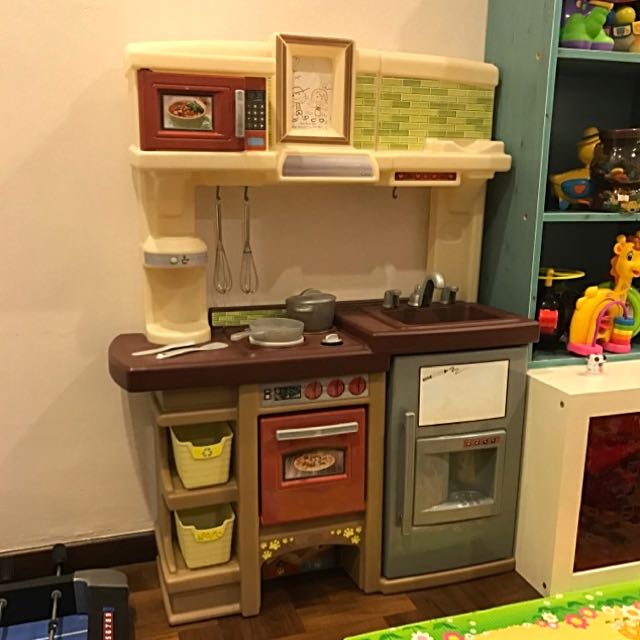 Step 2 Kitchen Set, Babies & Kids, Toys & Walkers on Carousell