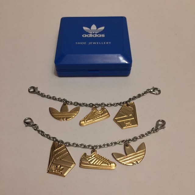 Adidas Orginal Shoe Jewellery, 名牌, 服裝 - Carousell