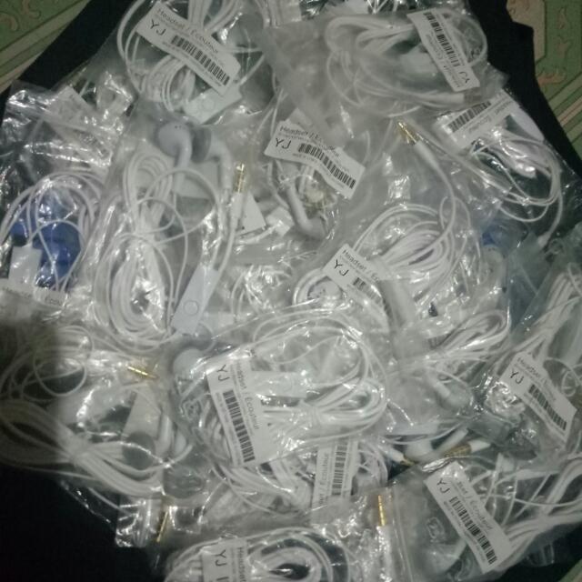 samsung yj original headset, Audio, Earphones on Carousell