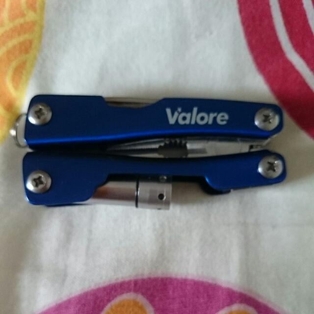 Valore Multi-tool Swiss Army Set, Furniture & Home Living, Gardening ...
