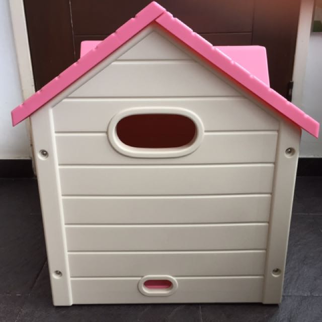 dog house, Pet Supplies, Homes & Other Pet Accessories on Carousell