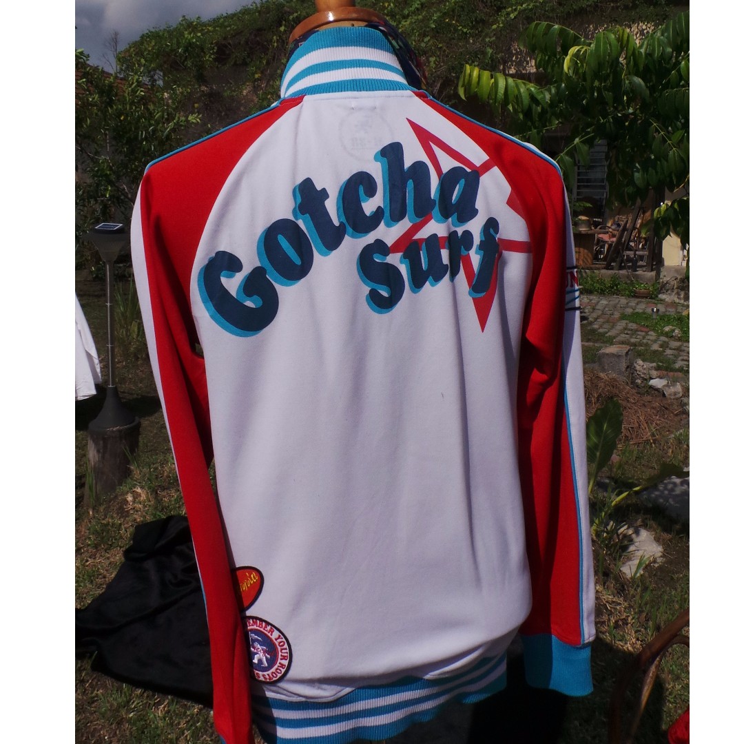 Gotcha Classic Surf Jacket, Men's Fashion, Coats, Jackets and Outerwear ...