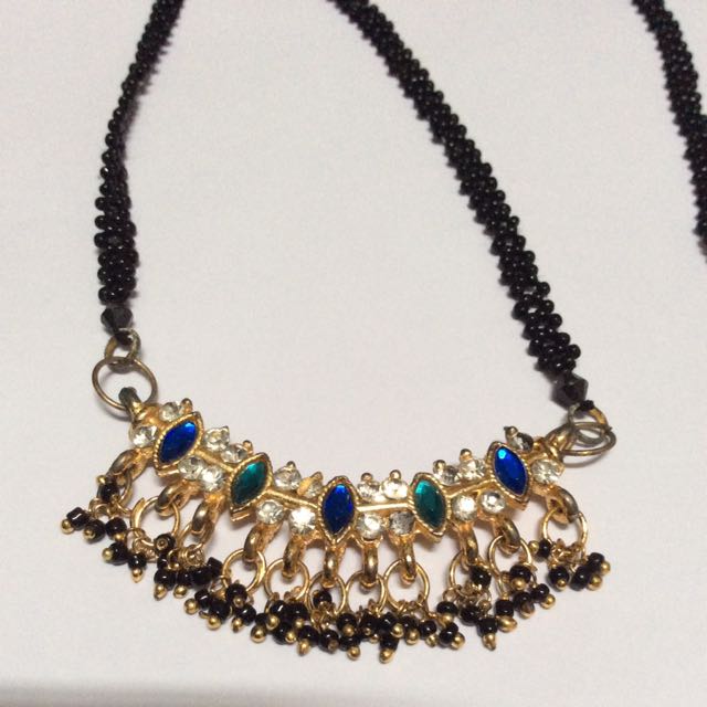 Long Neckles, Fesyen Wanita, Perhiasan di Carousell