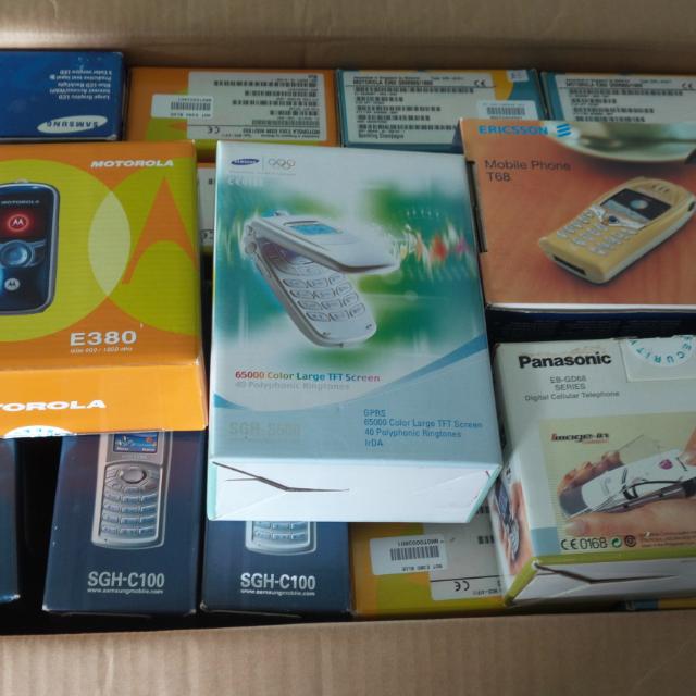 BUYING YOUR Old 2G/3G PHONES, Bulletin Board, Looking For on Carousell