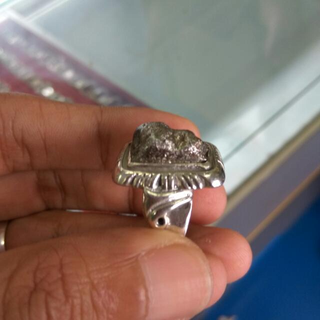 cincin besi towo, Men's Fashion, Watches & Accessories, Jewelry on ...