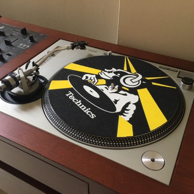 2 x Turntables Technics SL1200 MK2 + Pioneer Mixer + Custom Made DJ ...