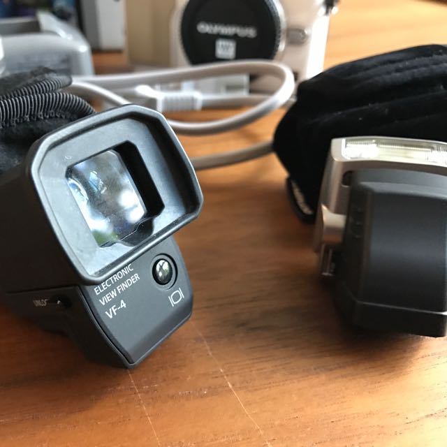 Olympus EPL-5 With Electronic Viewfinder VF4, Photography, Cameras on ...