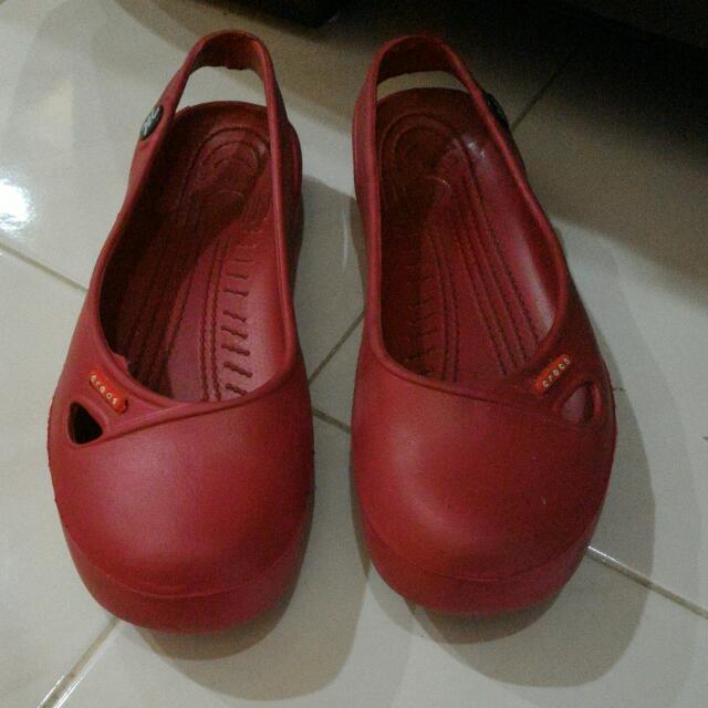Crocs, Women's Fashion, Footwear, Sandals on Carousell